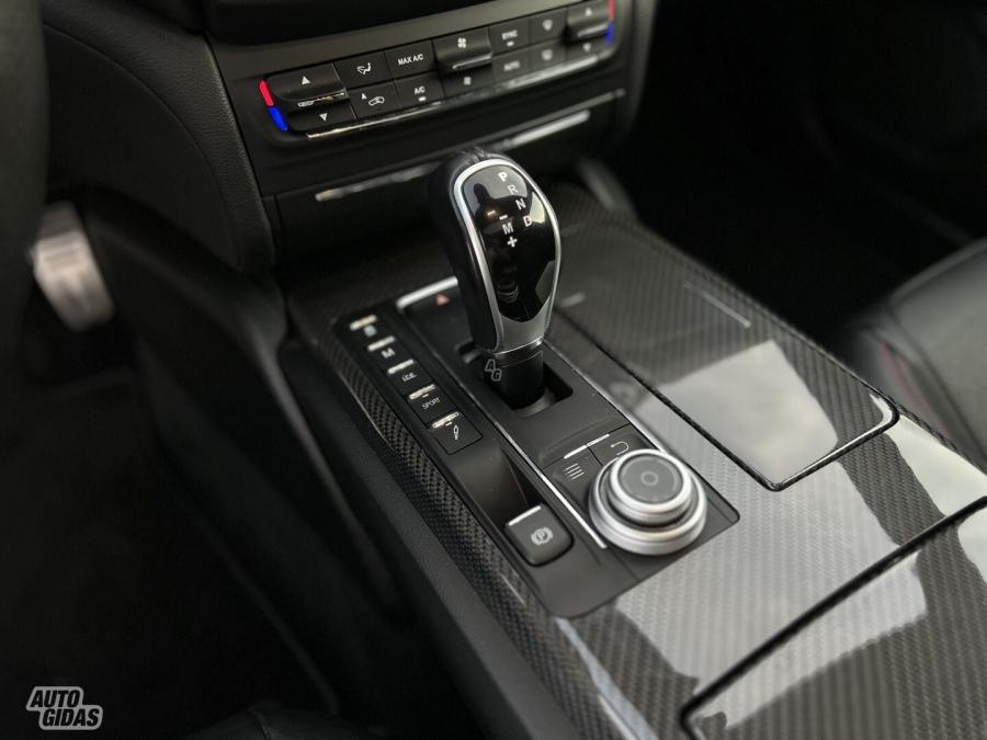 Melns Maserati Ghibli 2018 Kauņa, ar dzinēja tilpumu 3.00 L un nobraukumu 22 tūkst. km par 29000 €, foto 31 vietnē AUTOMOTO.COM.LV