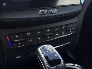 Melns Maserati Ghibli 2019 Kauņa, ar dzinēja tilpumu 3.00 L un nobraukumu 96 tūkst. km par 30999 €, foto 17 vietnē AUTOMOTO.COM.LV