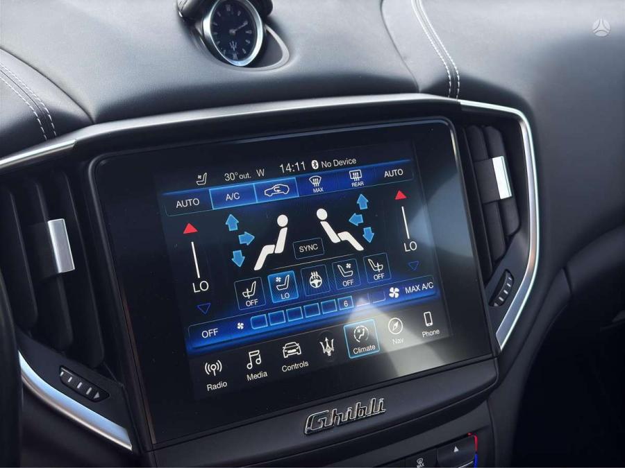 Melns Maserati Ghibli 2019 Kauņa, ar dzinēja tilpumu 3.00 L un nobraukumu 96 tūkst. km par 30999 €, foto 18 vietnē AUTOMOTO.COM.LV