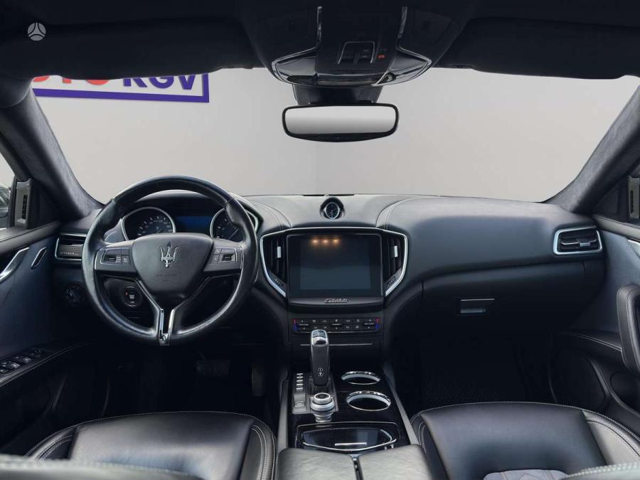 Melns Maserati Ghibli 2019 Kauņa, ar dzinēja tilpumu 3.00 L un nobraukumu 96 tūkst. km par 30999 €, foto 13 vietnē AUTOMOTO.COM.LV