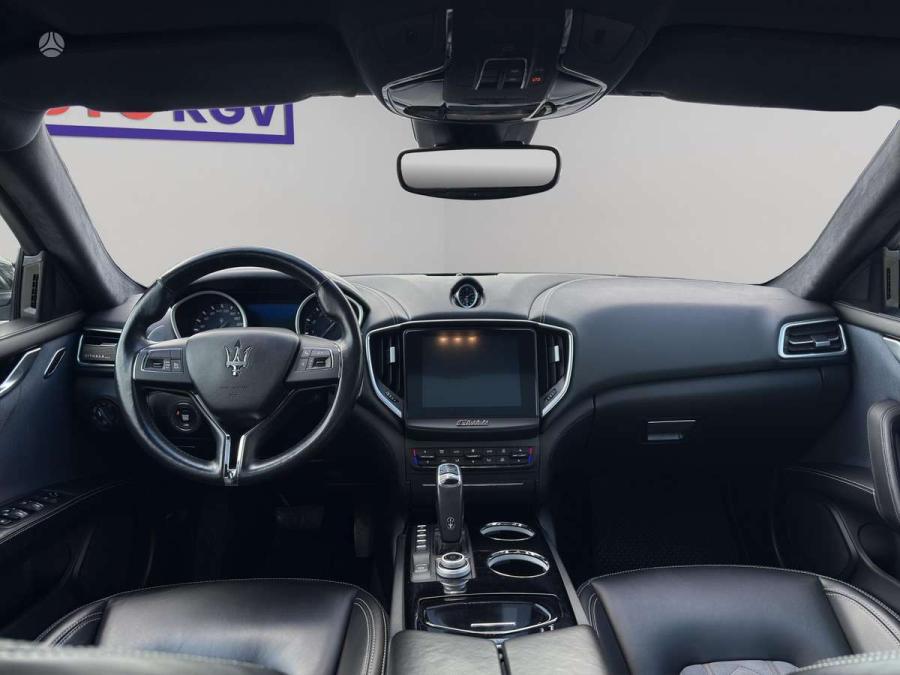 Melns Maserati Ghibli 2019 Kauņa, ar dzinēja tilpumu 3.00 L un nobraukumu 96 tūkst. km par 30999 €, foto 13 vietnē AUTOMOTO.COM.LV