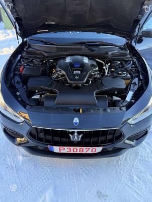 Black Maserati Ghibli 2020 in Kaunas, with an engine capacity of 2.98 L and mileage of 61 thousand km for 35600 €, photo 17 on AUTOMOTO.COM.LV