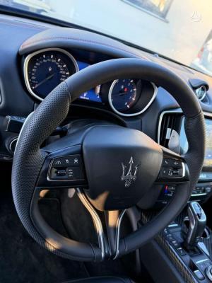Black Maserati Ghibli 2020 in Kaunas, with an engine capacity of 2.98 L and mileage of 61 thousand km for 35600 €, photo 21 on AUTOMOTO.COM.LV