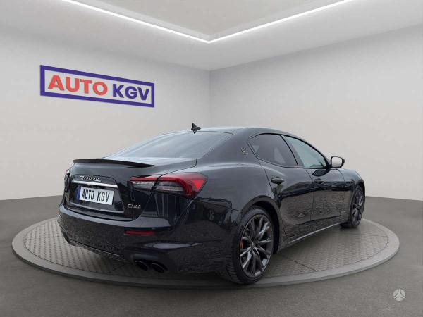 Melns Maserati Ghibli 2020 Kauņa, ar dzinēja tilpumu 3.00 L un nobraukumu 61 tūkst. km par 33999 €, foto 5 vietnē AUTOMOTO.COM.LV