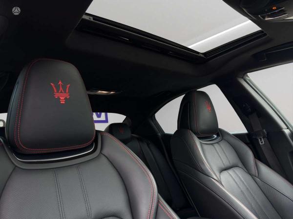 Melns Maserati Ghibli 2020 Kauņa, ar dzinēja tilpumu 3.00 L un nobraukumu 61 tūkst. km par 32499 €, foto 9 vietnē AUTOMOTO.COM.LV