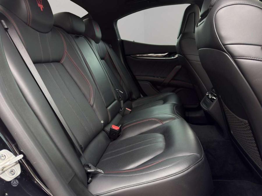 Melns Maserati Ghibli 2020 Kauņa, ar dzinēja tilpumu 3.00 L un nobraukumu 61 tūkst. km par 32499 €, foto 11 vietnē AUTOMOTO.COM.LV