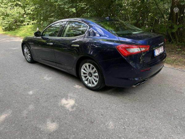 Zils Maserati Ghibli 2018 Kauņa, ar dzinēja tilpumu 2.99 L un nobraukumu 255 tūkst. km par 17000 €, foto 5 vietnē AUTOMOTO.COM.LV