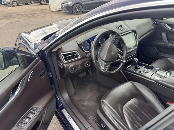 Zils Maserati Ghibli 2018 Kauņa, ar dzinēja tilpumu 2.99 L un nobraukumu 255 tūkst. km par 17000 €, foto 7 vietnē AUTOMOTO.COM.LV