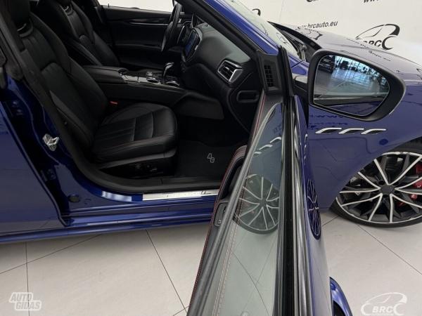 Blue Maserati Ghibli 2019 in Avizieniai, with an engine capacity of 3.00 L and mileage of 65 thousand km for 32900 €, photo 10 on AUTOMOTO.COM.LV