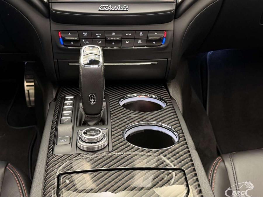 Zils Maserati Ghibli 2019 Viļņa, ar dzinēja tilpumu 2.98 L un nobraukumu 65 tūkst. km par 29900 €, foto 21 vietnē AUTOMOTO.COM.LV