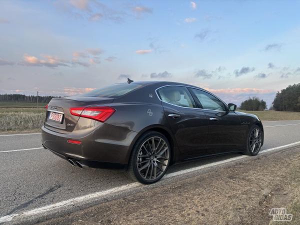 Brūns Maserati Ghibli 2014 Panevēža, ar dzinēja tilpumu 3.00 L un nobraukumu 72 tūkst. km par 18500 €, foto 4 vietnē AUTOMOTO.COM.LV