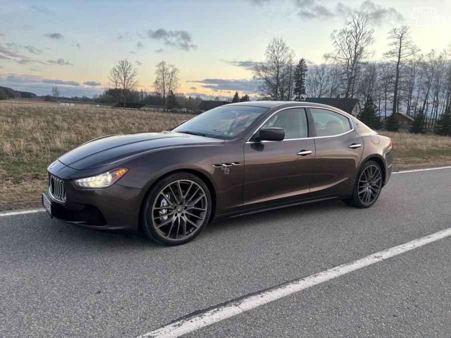 Brūns Maserati Ghibli 2014 Panevēža, ar dzinēja tilpumu 3.00 L un nobraukumu 72 tūkst. km par 18500 €, foto 7 vietnē AUTOMOTO.COM.LV