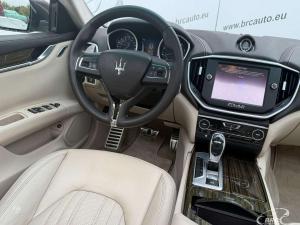 Коричневый Мазерати Гибли 2015 в Клайпеда, объемом двигателя 2.98 л и пробегом 88 тыс. км за 12900 €, фото 6 на AUTOMOTO.COM.LV