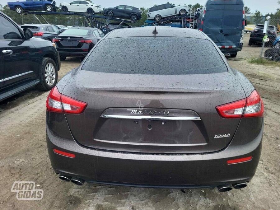 Brown Maserati Ghibli 2016 in Kaunas, with an engine capacity of 3.00 L and mileage of 140 thousand km for 6600 €, photo 4 on AUTOMOTO.COM.LV