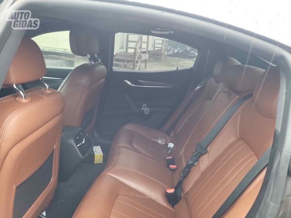 Brūns Maserati Ghibli 2016 Kauņa, ar dzinēja tilpumu 3.00 L un nobraukumu 140 tūkst. km par 6600 €, foto 8 vietnē AUTOMOTO.COM.LV