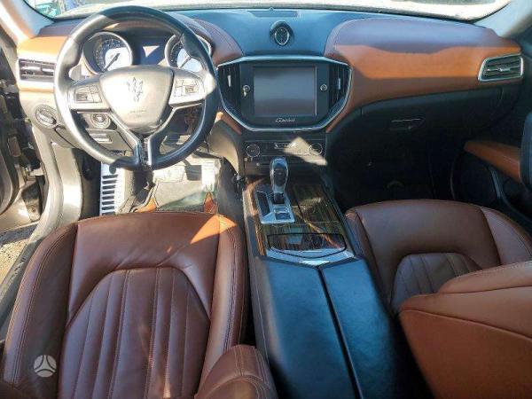Pelēks Maserati Ghibli 2014 Alīta, ar dzinēja tilpumu 2.98 L un nobraukumu 54 tūkst. km par 6700 €, foto 8 vietnē AUTOMOTO.COM.LV