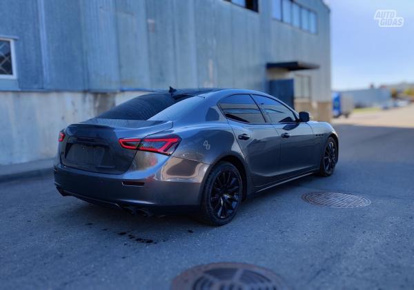 Grey Maserati Ghibli 2014 in Vilnius, with an engine capacity of 3.00 L and mileage of 150 thousand km for 14850 €, photo 1 on AUTOMOTO.COM.LV