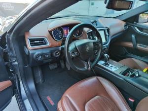 Grey Maserati Ghibli 2014 in Vilnius, with an engine capacity of 3.00 L and mileage of 150 thousand km for 14850 €, photo 13 on AUTOMOTO.COM.LV