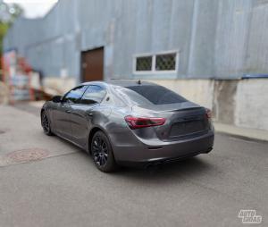 Grey Maserati Ghibli 2014 in Vilnius, with an engine capacity of 3.00 L and mileage of 150 thousand km for 14850 €, photo 20 on AUTOMOTO.COM.LV