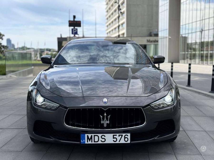 Grey Maserati Ghibli 2017 in Vilnius, with an engine capacity of 2.98 L and mileage of 63 thousand km for 20500 €, photo 3 on AUTOMOTO.COM.LV