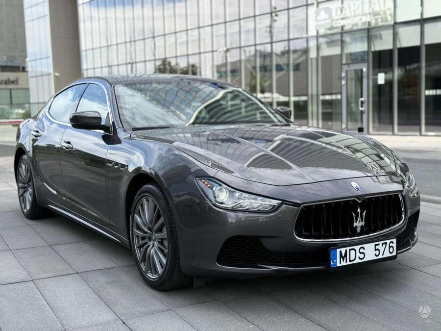 Grey Maserati Ghibli 2017 in Vilnius, with an engine capacity of 2.98 L and mileage of 63 thousand km for 20500 €, photo 4 on AUTOMOTO.COM.LV