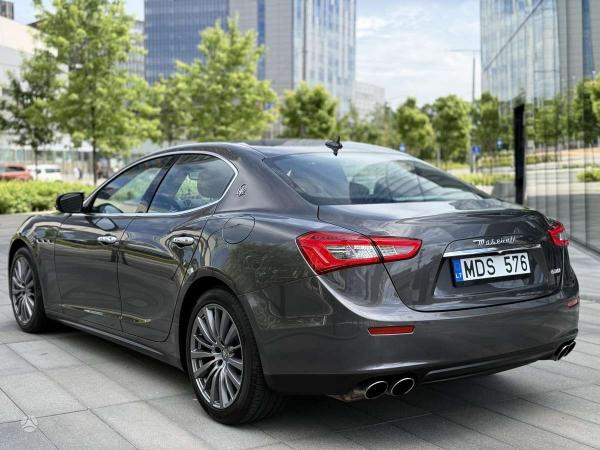 Grey Maserati Ghibli 2017 in Vilnius, with an engine capacity of 2.98 L and mileage of 63 thousand km for 20500 €, photo 9 on AUTOMOTO.COM.LV
