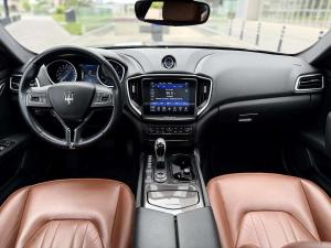 Grey Maserati Ghibli 2017 in Vilnius, with an engine capacity of 2.98 L and mileage of 63 thousand km for 20500 €, photo 14 on AUTOMOTO.COM.LV