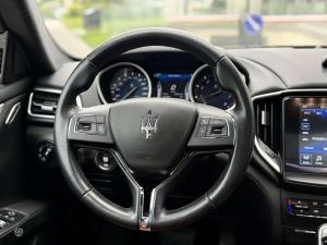 Grey Maserati Ghibli 2017 in Vilnius, with an engine capacity of 2.98 L and mileage of 63 thousand km for 20500 €, photo 15 on AUTOMOTO.COM.LV