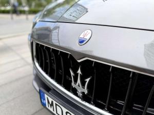 Grey Maserati Ghibli 2017 in Vilnius, with an engine capacity of 2.98 L and mileage of 63 thousand km for 20500 €, photo 28 on AUTOMOTO.COM.LV