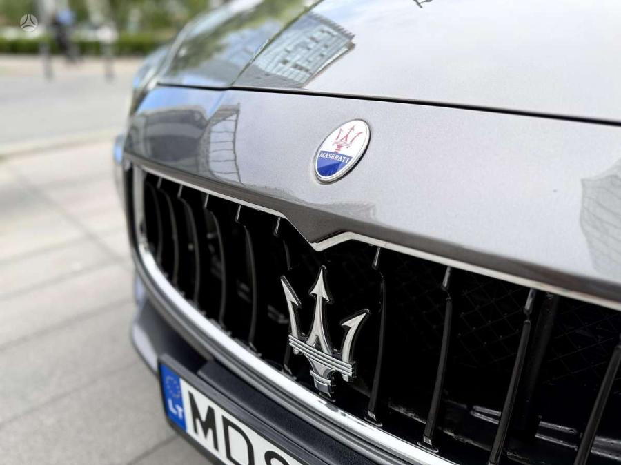 Grey Maserati Ghibli 2017 in Vilnius, with an engine capacity of 2.98 L and mileage of 63 thousand km for 20500 €, photo 28 on AUTOMOTO.COM.LV