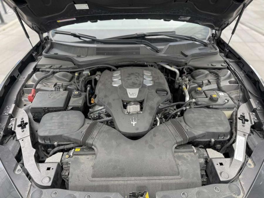 Grey Maserati Ghibli 2017 in Vilnius, with an engine capacity of 2.98 L and mileage of 63 thousand km for 20500 €, photo 33 on AUTOMOTO.COM.LV