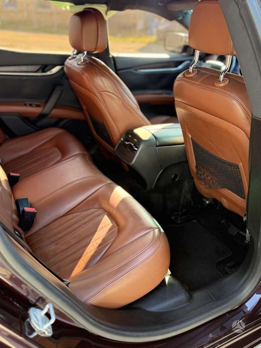 Red Maserati Ghibli 2015 in Siauliai, with an engine capacity of 2.98 L and mileage of 152 thousand km for 6499 €, photo 10 on AUTOMOTO.COM.LV