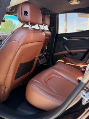 Red Maserati Ghibli 2015 in Siauliai, with an engine capacity of 2.98 L and mileage of 152 thousand km for 6499 €, photo 13 on AUTOMOTO.COM.LV