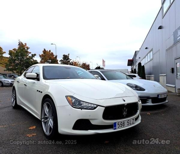 Balts Maserati Ghibli 2014 Tallina, ar dzinēja tilpumu 3.00 L un nobraukumu 35 tūkst. km par 36000 €, foto 6 vietnē AUTOMOTO.COM.LV