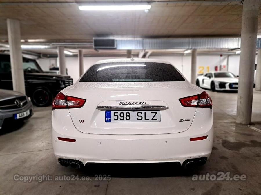 White Maserati Ghibli 2014 in Tallinn, with an engine capacity of 3.00 L and mileage of 35 thousand km for 36000 €, photo 11 on AUTOMOTO.COM.LV