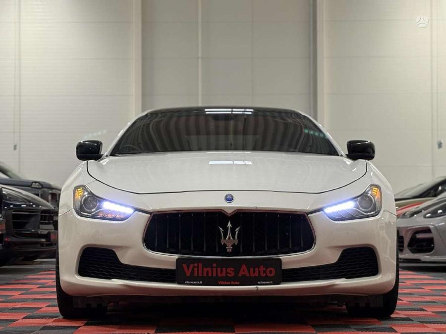 Balts Maserati Ghibli 2014 Viļņa, ar dzinēja tilpumu 2.98 L un nobraukumu 137 tūkst. km par 14390 €, foto 2 vietnē AUTOMOTO.COM.LV