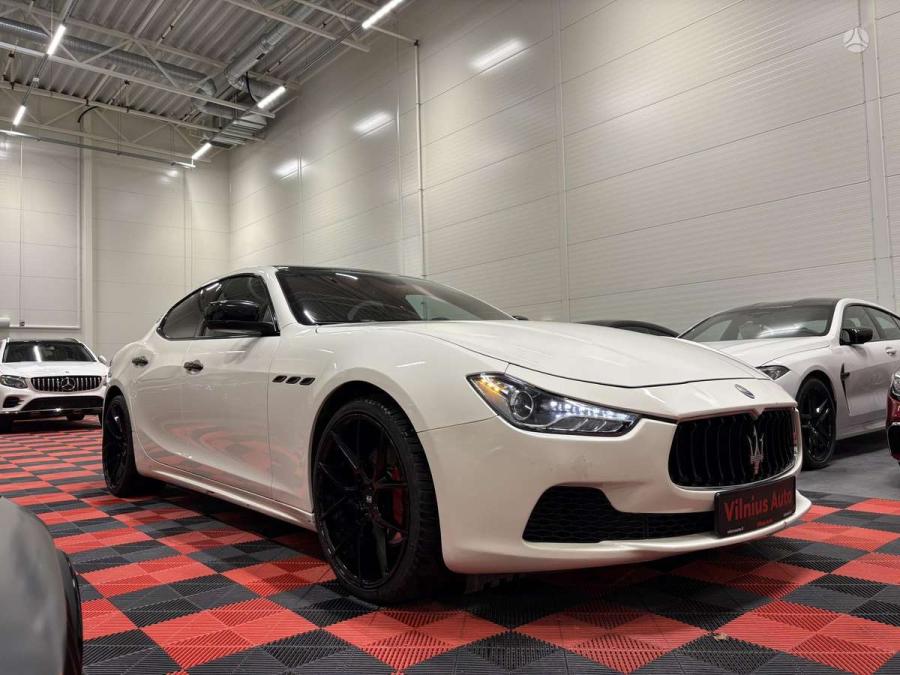 Balts Maserati Ghibli 2014 Viļņa, ar dzinēja tilpumu 2.98 L un nobraukumu 137 tūkst. km par 14390 €, foto 3 vietnē AUTOMOTO.COM.LV