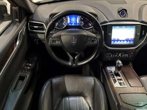 Balts Maserati Ghibli 2014 Viļņa, ar dzinēja tilpumu 2.98 L un nobraukumu 137 tūkst. km par 14390 €, foto 20 vietnē AUTOMOTO.COM.LV