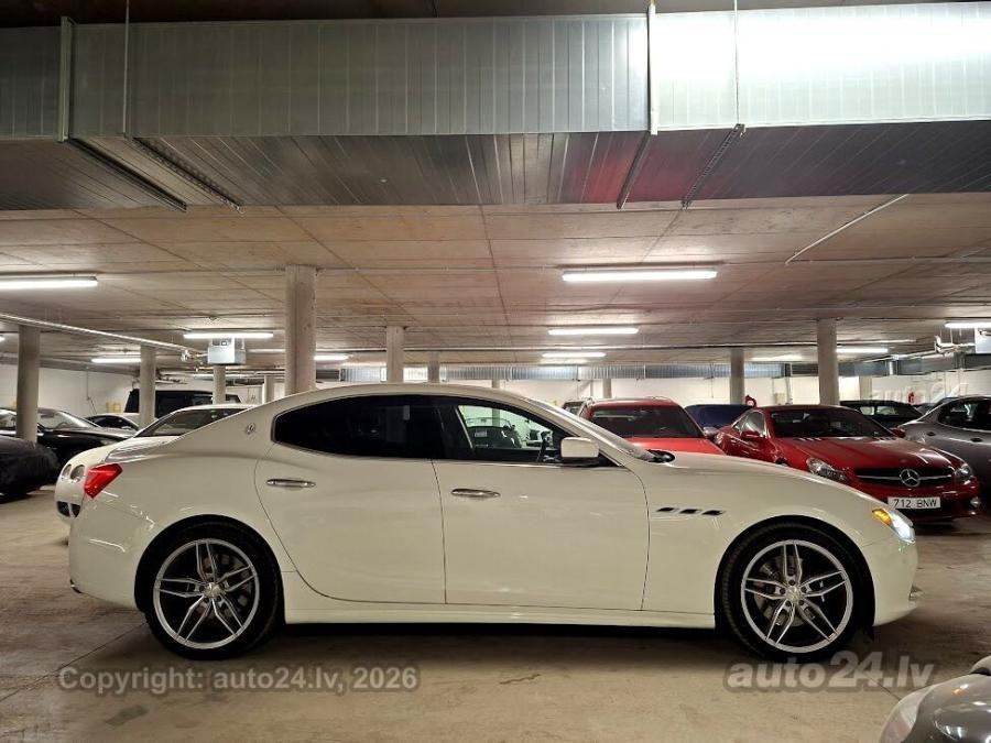 White Maserati Ghibli 2014 in Tallinn, with an engine capacity of 3.00 L and mileage of 35 thousand km for 31900 €, photo 6 on AUTOMOTO.COM.LV