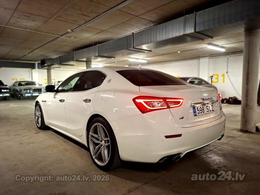 White Maserati Ghibli 2014 in Tallinn, with an engine capacity of 3.00 L and mileage of 35 thousand km for 31900 €, photo 9 on AUTOMOTO.COM.LV
