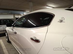 White Maserati Ghibli 2014 in Tallinn, with an engine capacity of 3.00 L and mileage of 35 thousand km for 31900 €, photo 23 on AUTOMOTO.COM.LV