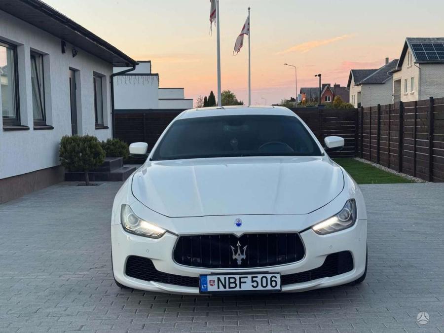 Balts Maserati Ghibli 2014 Mažeikiai, ar dzinēja tilpumu 2.99 L un nobraukumu 196 tūkst. km par 15500 €, foto 1 vietnē AUTOMOTO.COM.LV