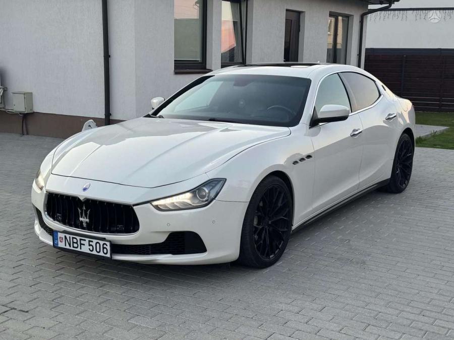 Balts Maserati Ghibli 2014 Mažeikiai, ar dzinēja tilpumu 2.99 L un nobraukumu 196 tūkst. km par 15500 €, foto 6 vietnē AUTOMOTO.COM.LV