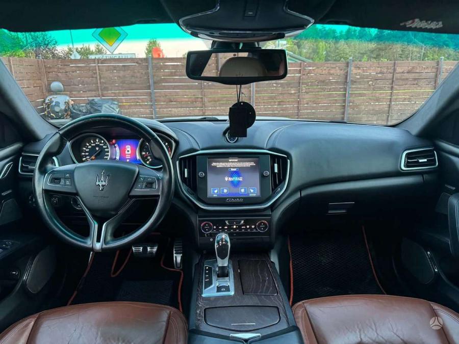 Balts Maserati Ghibli 2014 Mažeikiai, ar dzinēja tilpumu 2.99 L un nobraukumu 196 tūkst. km par 15500 €, foto 11 vietnē AUTOMOTO.COM.LV