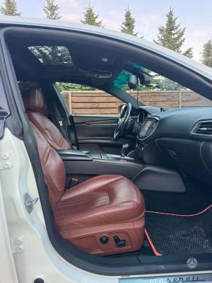 Balts Maserati Ghibli 2014 Mažeikiai, ar dzinēja tilpumu 2.99 L un nobraukumu 196 tūkst. km par 15500 €, foto 15 vietnē AUTOMOTO.COM.LV