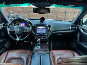 Balts Maserati Ghibli 2014 Mažeikiai, ar dzinēja tilpumu 2.99 L un nobraukumu 196 tūkst. km par 15500 €, foto 16 vietnē AUTOMOTO.COM.LV