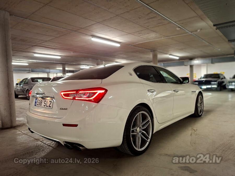 Balts Maserati Ghibli 2014 Tallina, ar dzinēja tilpumu 3.00 L un nobraukumu 35 tūkst. km par 29900 €, foto 7 vietnē AUTOMOTO.COM.LV