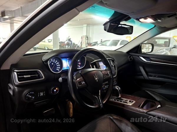 Balts Maserati Ghibli 2014 Tallina, ar dzinēja tilpumu 3.00 L un nobraukumu 35 tūkst. km par 29900 €, foto 10 vietnē AUTOMOTO.COM.LV