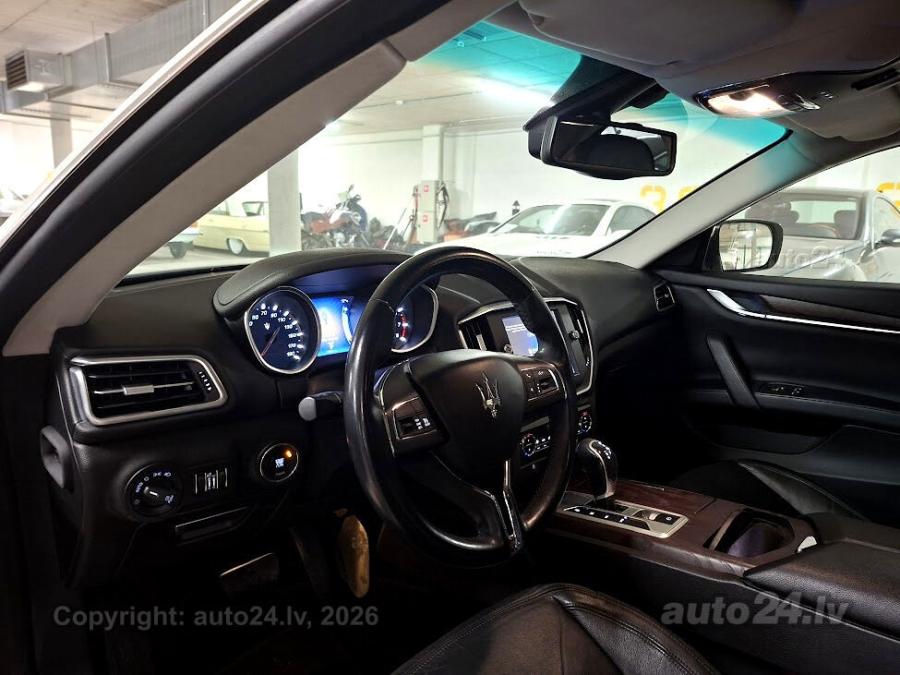 Balts Maserati Ghibli 2014 Tallina, ar dzinēja tilpumu 3.00 L un nobraukumu 35 tūkst. km par 29900 €, foto 10 vietnē AUTOMOTO.COM.LV