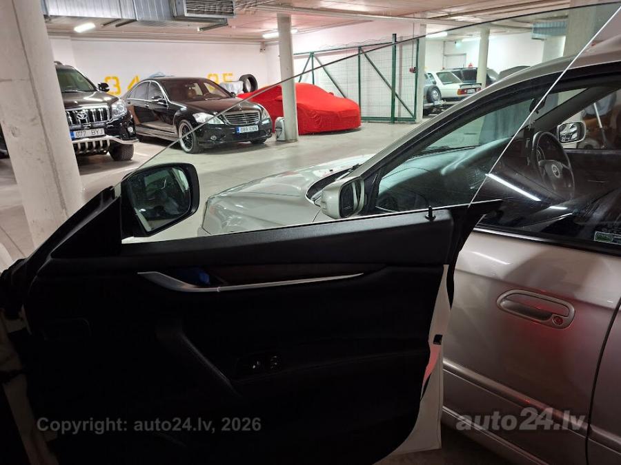 Balts Maserati Ghibli 2014 Tallina, ar dzinēja tilpumu 3.00 L un nobraukumu 35 tūkst. km par 29900 €, foto 15 vietnē AUTOMOTO.COM.LV